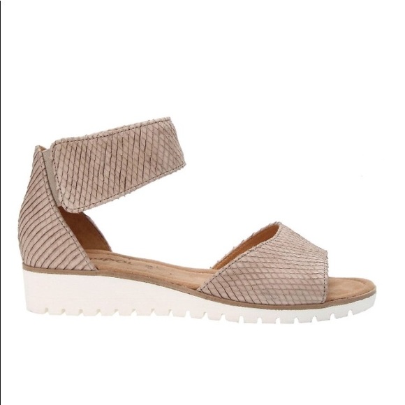 Gabor | Shoes | Gabor Beige Textured Sandals | Poshmark